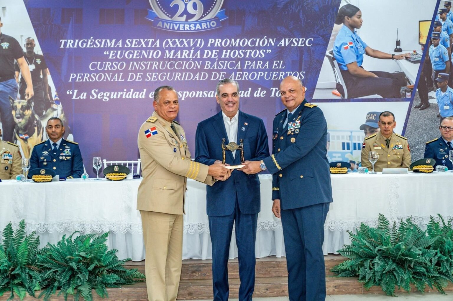 RD fortalece la seguridad aeroportuaria, gradúan nuevos agentes AVSEC ...